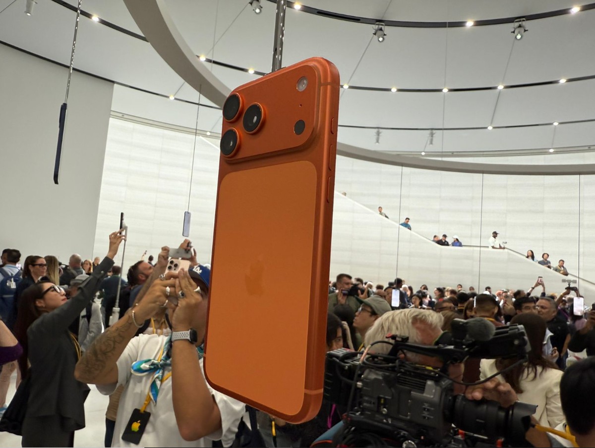 iPhone 17: brasileiro prioriza memória e aprova nova cor laranja. Veja ...