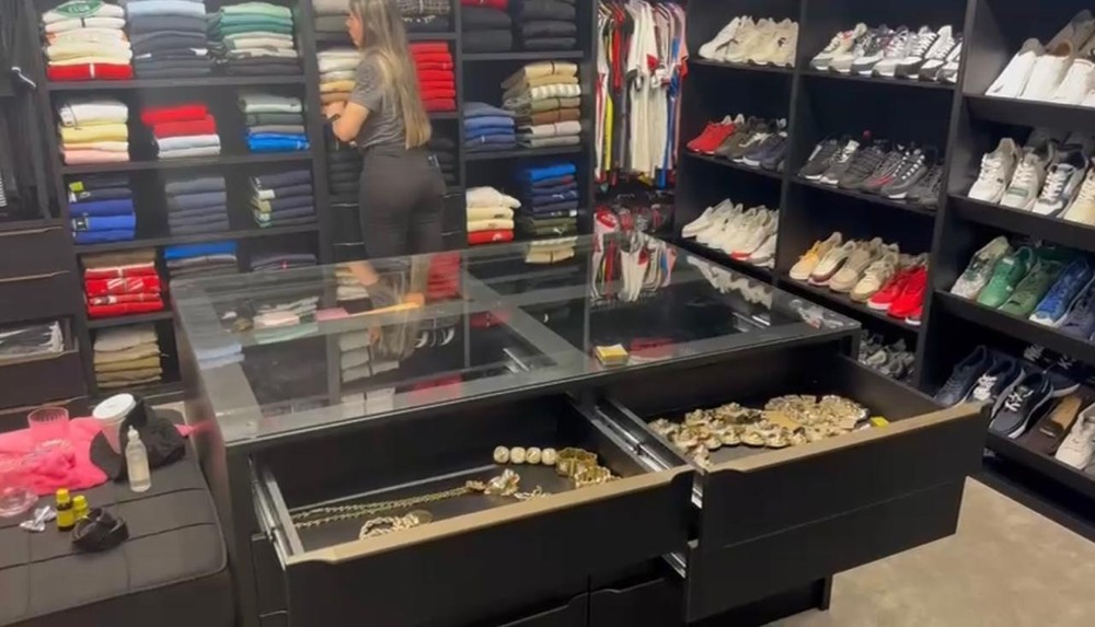 MC Poze e Vivi Noronha: internautas brincam sobre 'tour' da polícia na ...