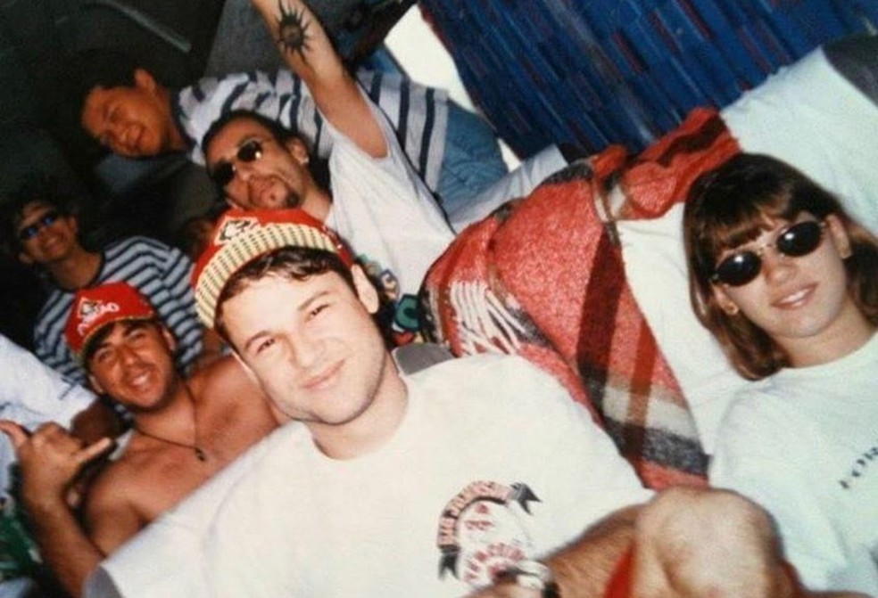 Mamonas Assassinas: quem é ex-namorada de Dinho e o que faz após morte ...