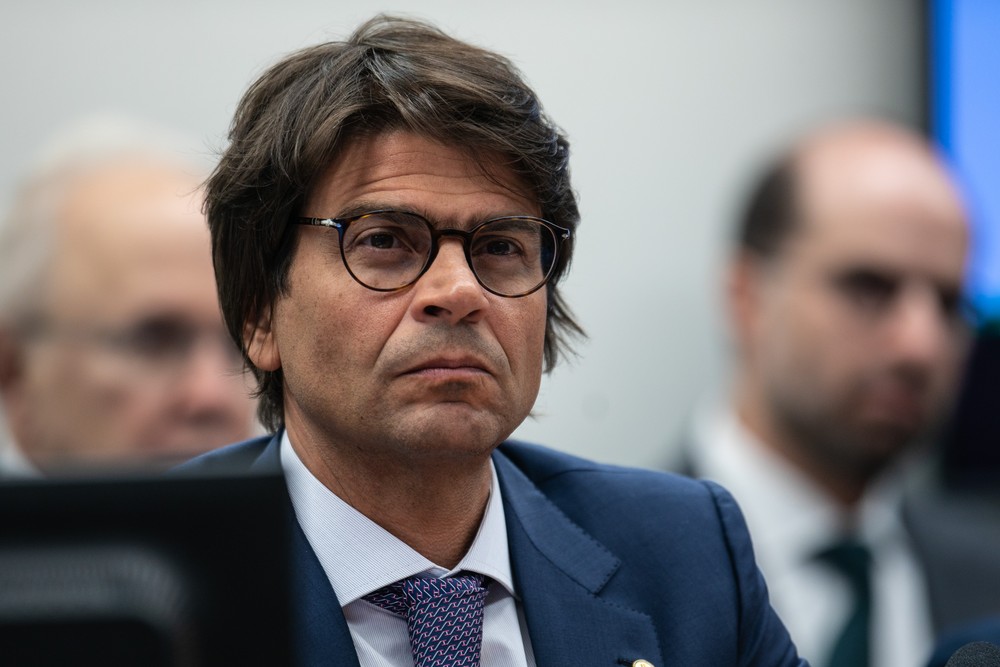 Reforma administrativa: Pedro Paulo entrega a Motta relatório com ...