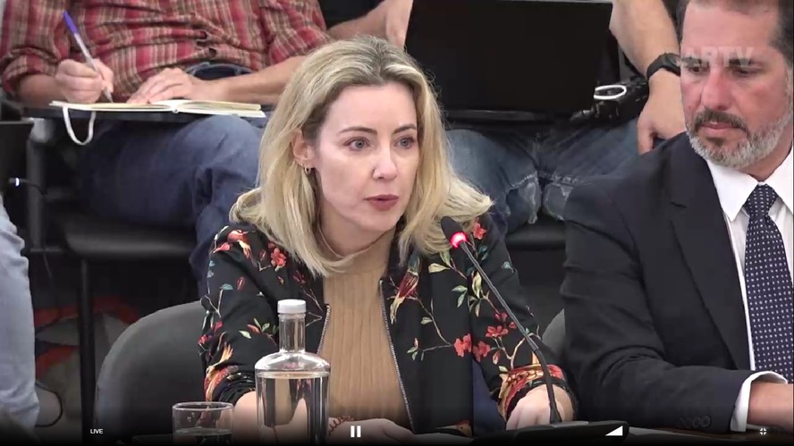 Mãe das gêmeas que receberam remédio mais caro do mundo em Portugal ...