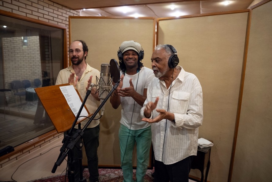 Gilberto Gil participa do disco de estreia do Aguadavi do Jêje, grupo afro-baiano