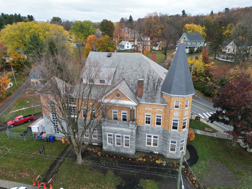Por que Trump cancelou acesso do Canadá a biblioteca compartilhada na ...