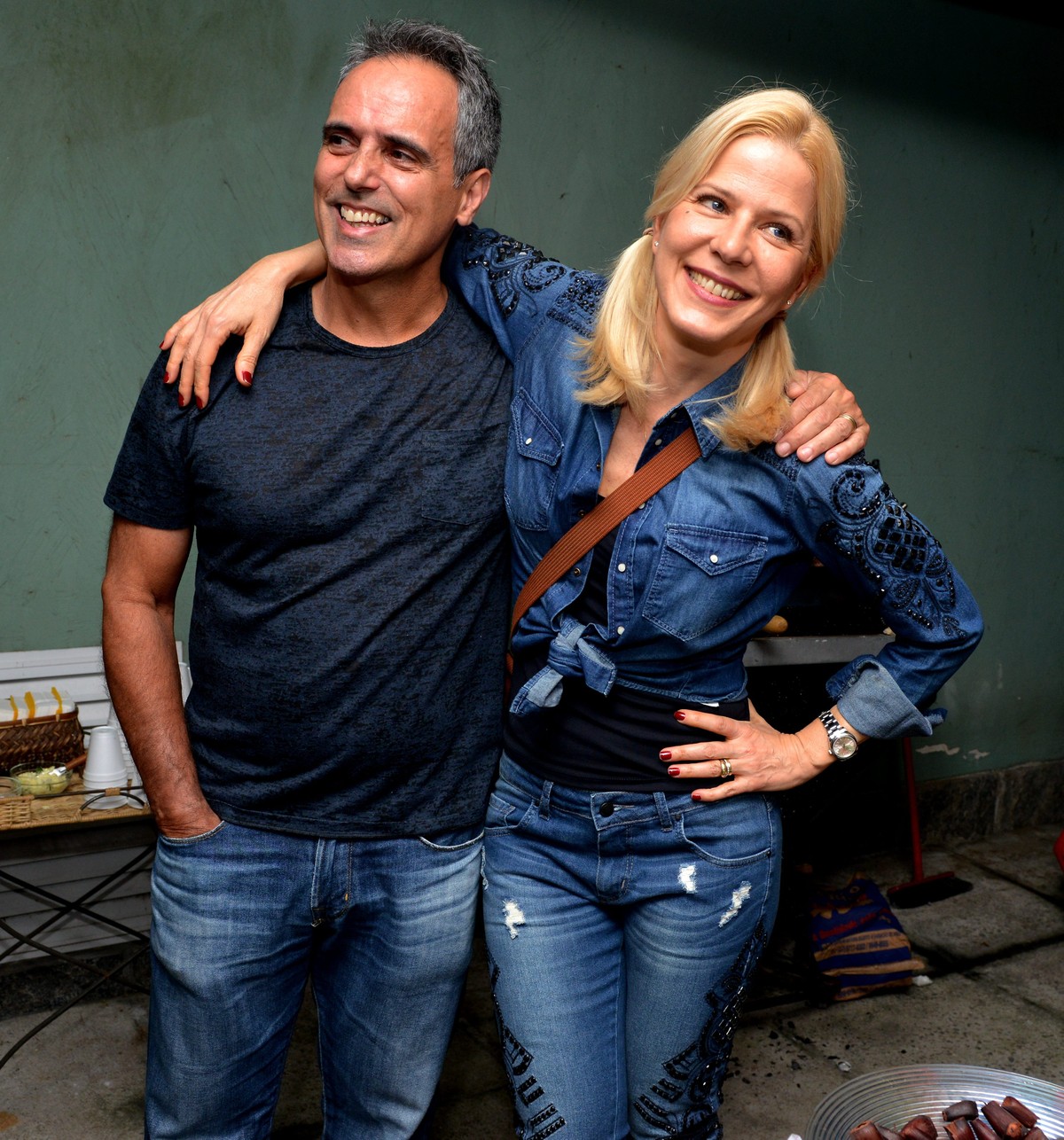 Paula Toller e Lui Farias processam vizinha do andar de cima por ...