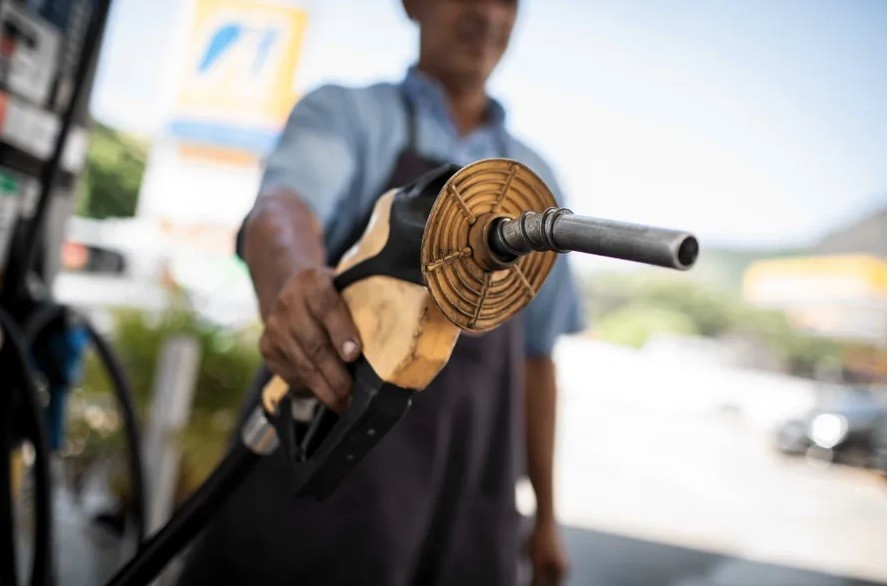 “EUA”, “Petrobras” e “preço da gasolina”: o que domina o debate nas ...