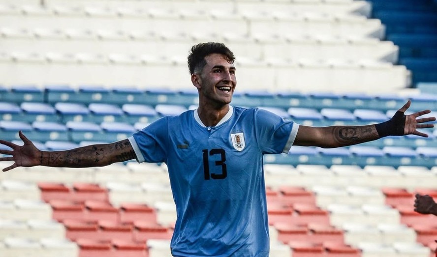 Loco Abreu será treinador do filho Diego no Tijuana, do México