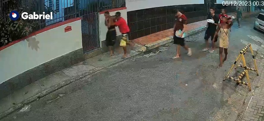 Vítima de justiceiros foi perseguida por 350 metros em ruas de Copacabana; veja vídeo