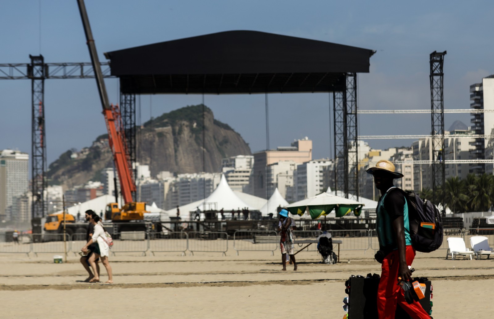 Lady Gaga no Rio: Galeão e Rodoviária Novo Rio devem receber mais de ...
