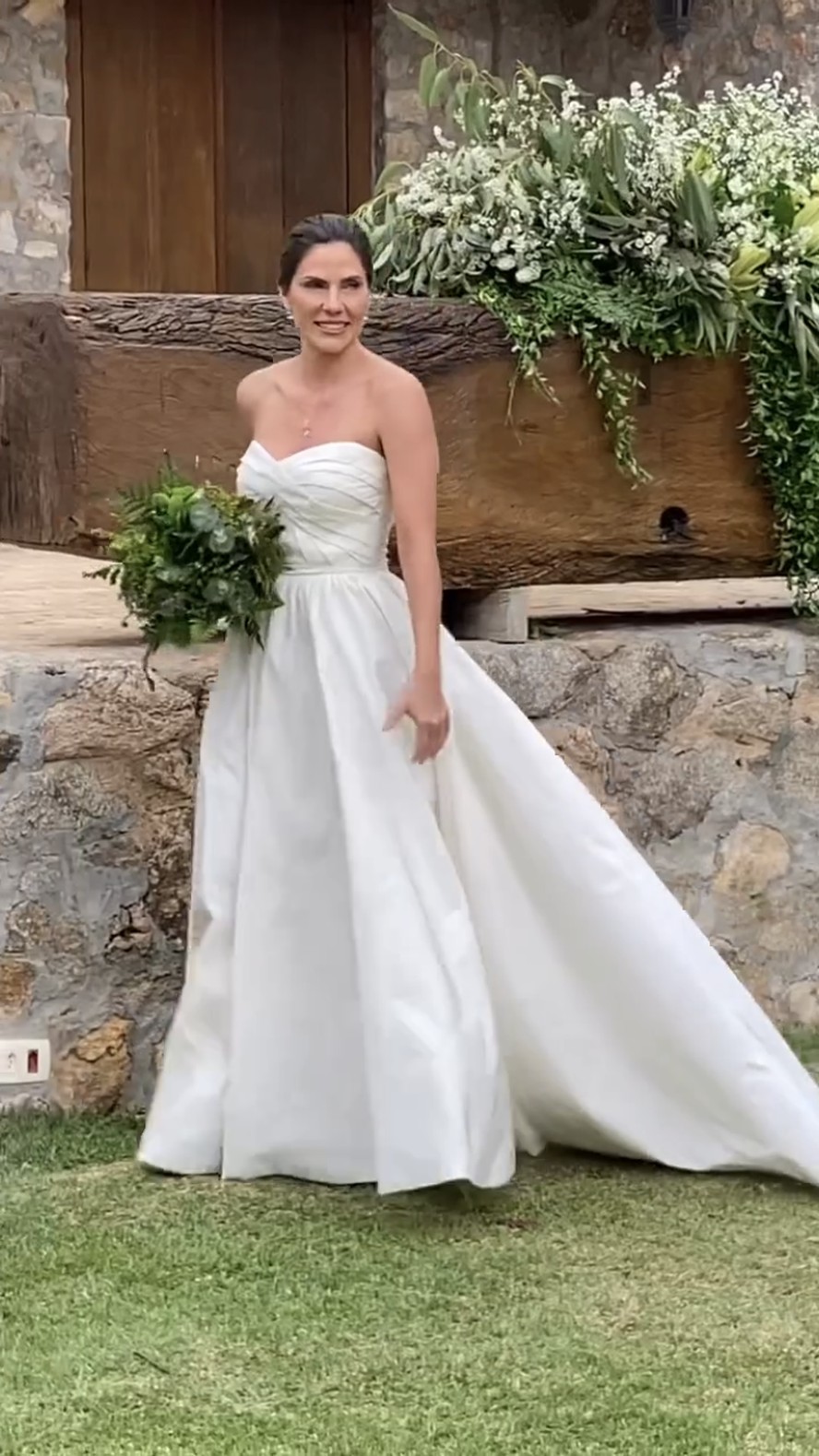 Quem é Rafaela Mandelli, atriz que casou neste fim de semana em SP e ...