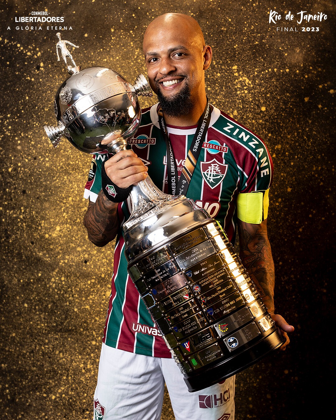 Conmebol divulga fotos oficiais do elenco do Fluminense com a taça da ...