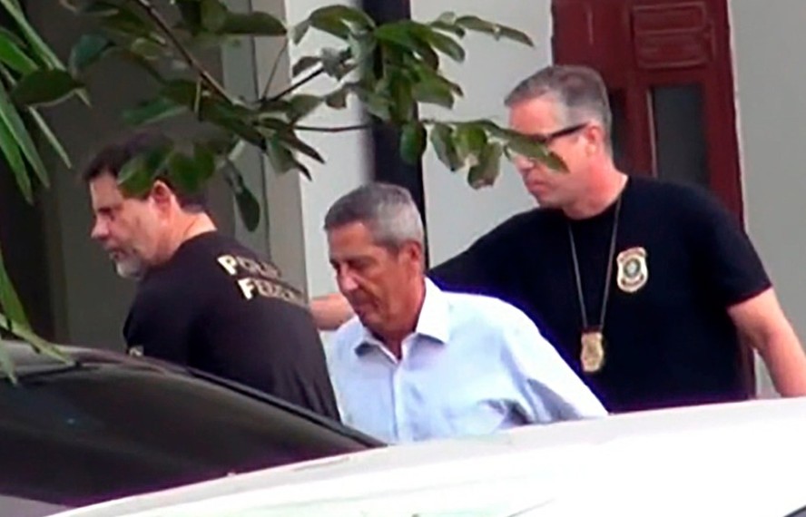 Exministro de Bolsonaro, Braga Netto es el primer general de cuatro estrellas en ser arrestado ...