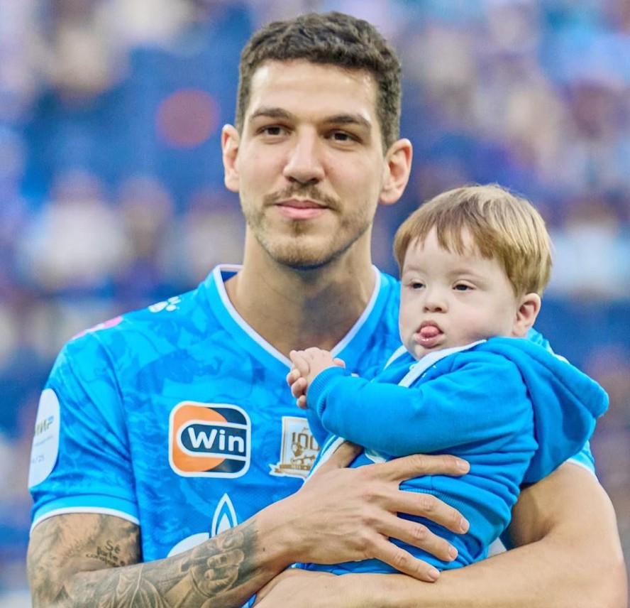 Nino marca pelo Zenit e dedica o seu gol ao filho Antonio em homenagem ...