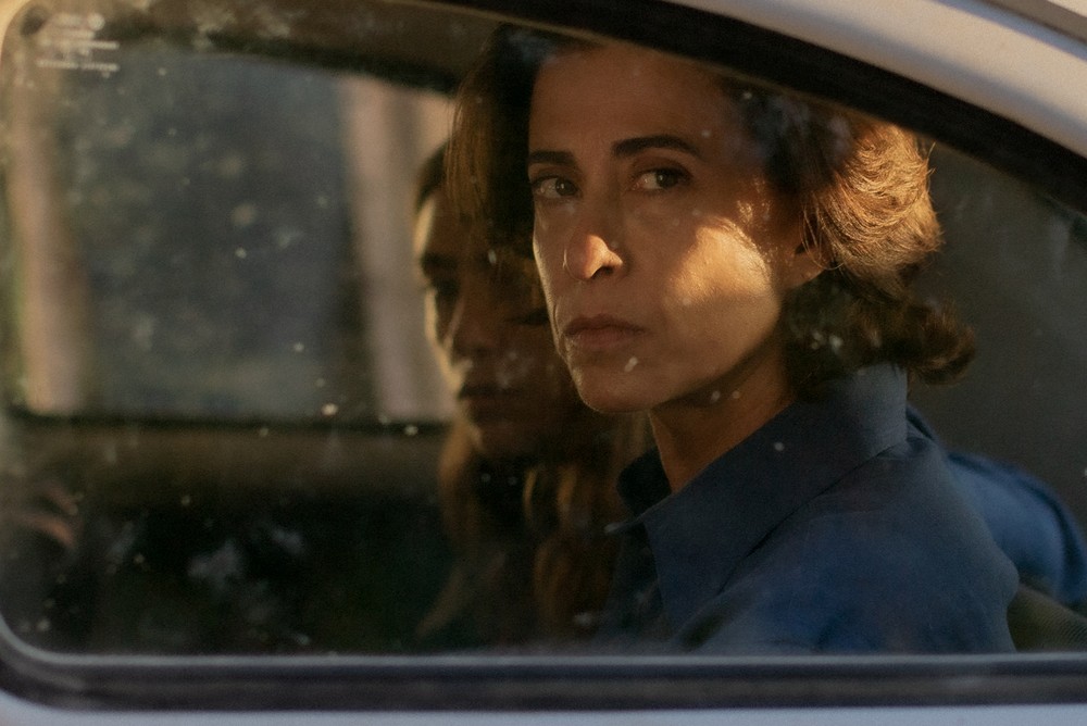 'Totalmente premiada': Fernanda Torres conquista o Globo de Ouro de ...