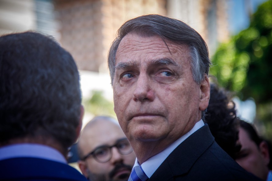 Bolsonaro Presta Depoimento Na Pf Sobre Importunação A Baleia Nesta