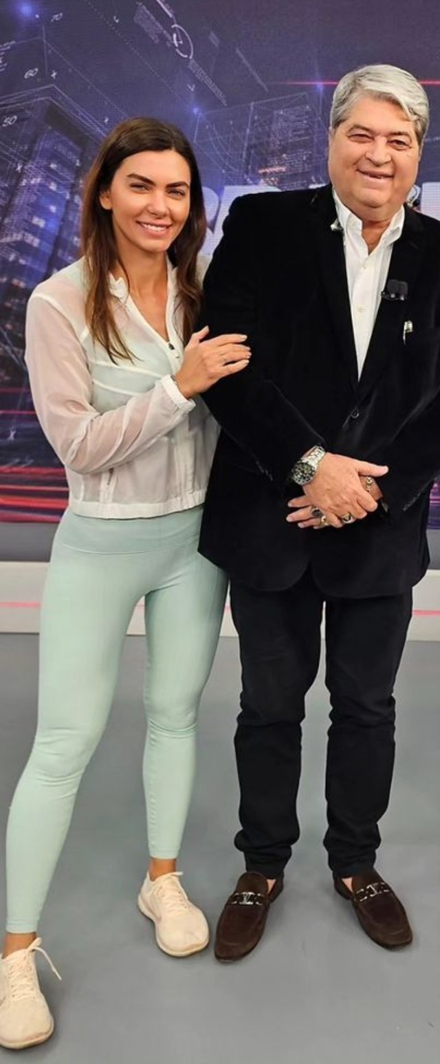 Quem é a única filha mulher de Datena que está sendo atacada na web ...