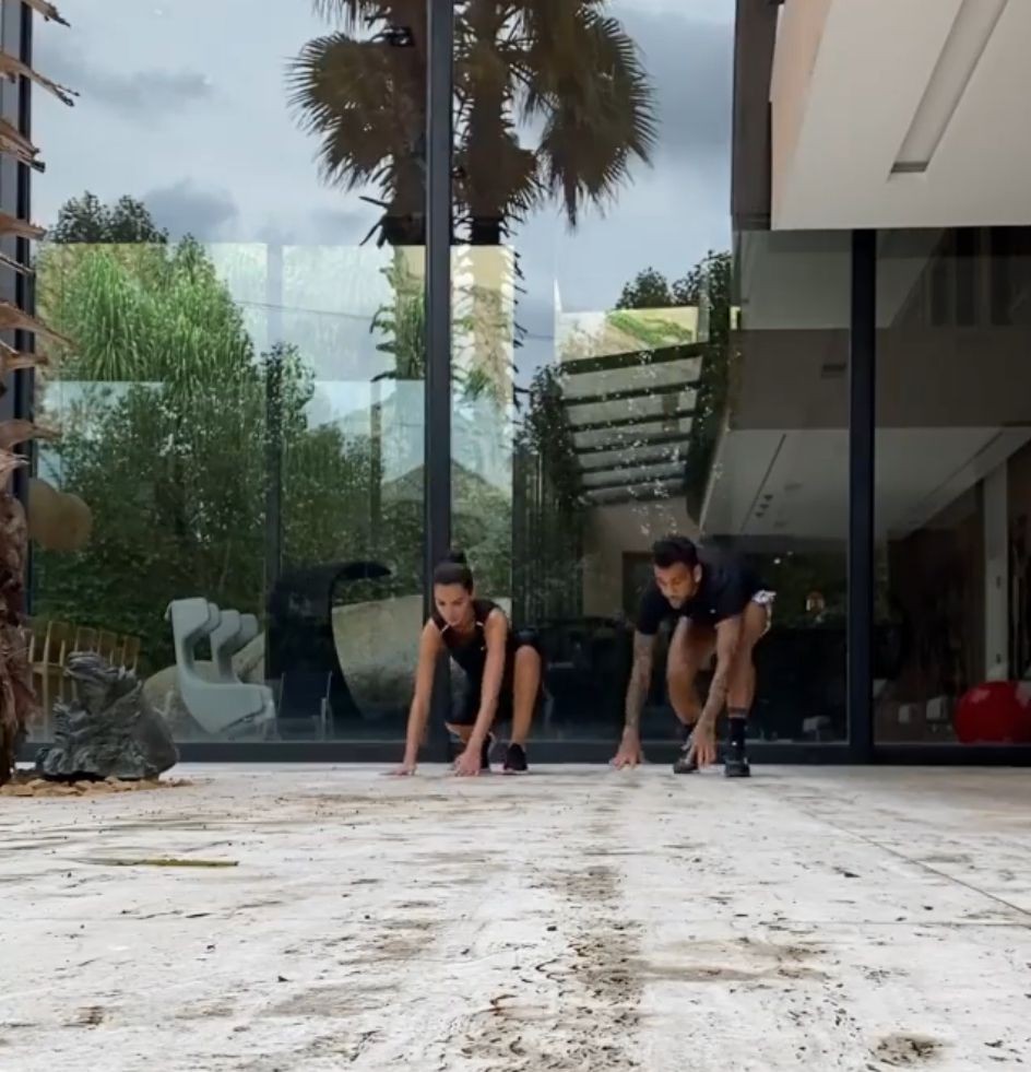 Daniel Alves volta ao feed do Instagram mais de 6 meses após sair da ...