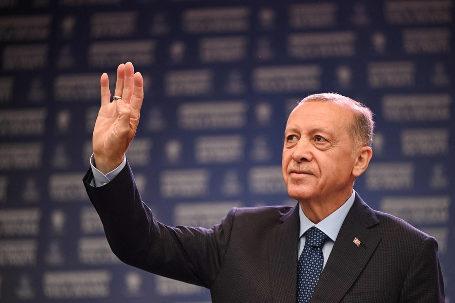 Com vitória na Turquia, Erdogan entra no grupo dos líderes com mais de ...