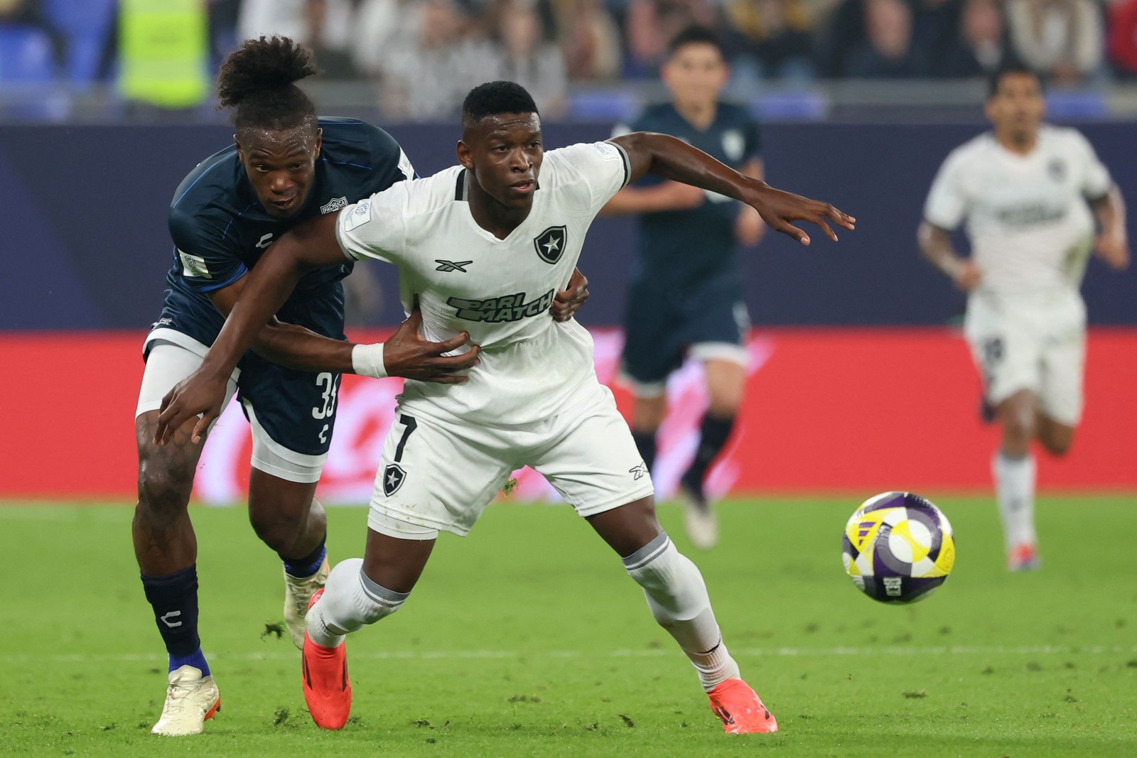 Entenda como o momento do Lyon pode afetar o Botafogo na janela de ...