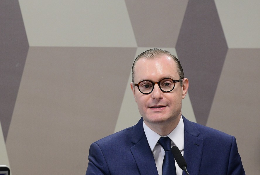 Ao tomar posse no STF, Zanin assume automaticamente a relatoria de 520 ...