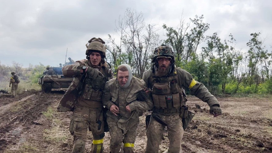 É Tudo Verdade questiona neutralidade das imagens e exibe filmes sobre guerra na Ucrânia e 1968