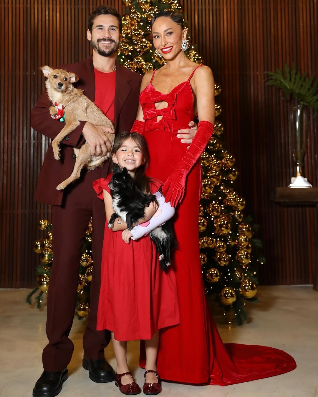 Anitta posa com o namorado, em rara foto publicada nas redes, e recebe elogios: 'Divos'