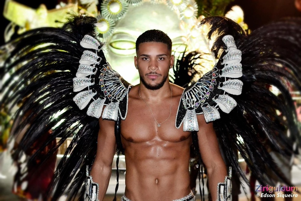 Cria do Borel, modelo é destaque da Paraíso do Tuiuti e sonha com carreira internacional