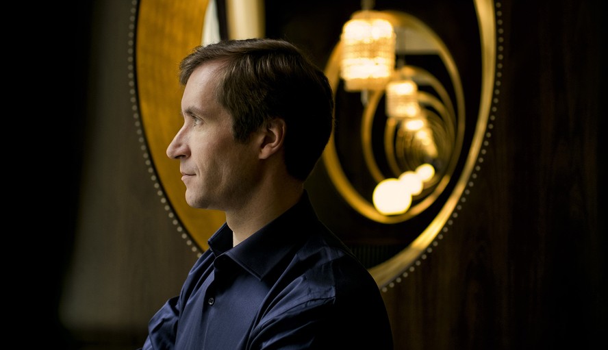 Nikolai Lugansky vence ruptura no tendão e apresenta Chopin no Rio