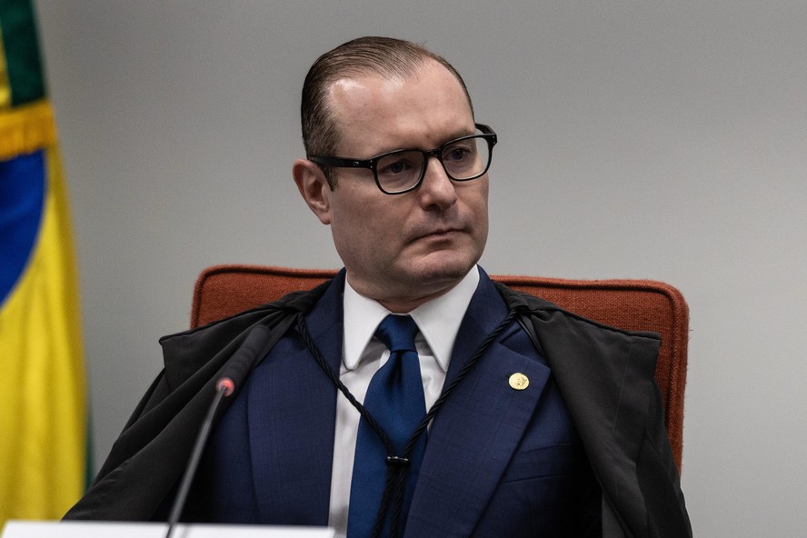Zanin diz em julgamento de Bolsonaro no STF que 'coagir' instituições é ...