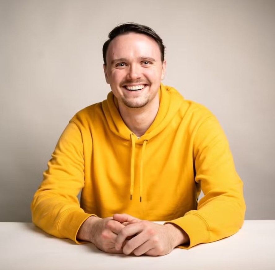 Apartamento de dois quartos e carro de 2015: a vida simples do herdeiro ...