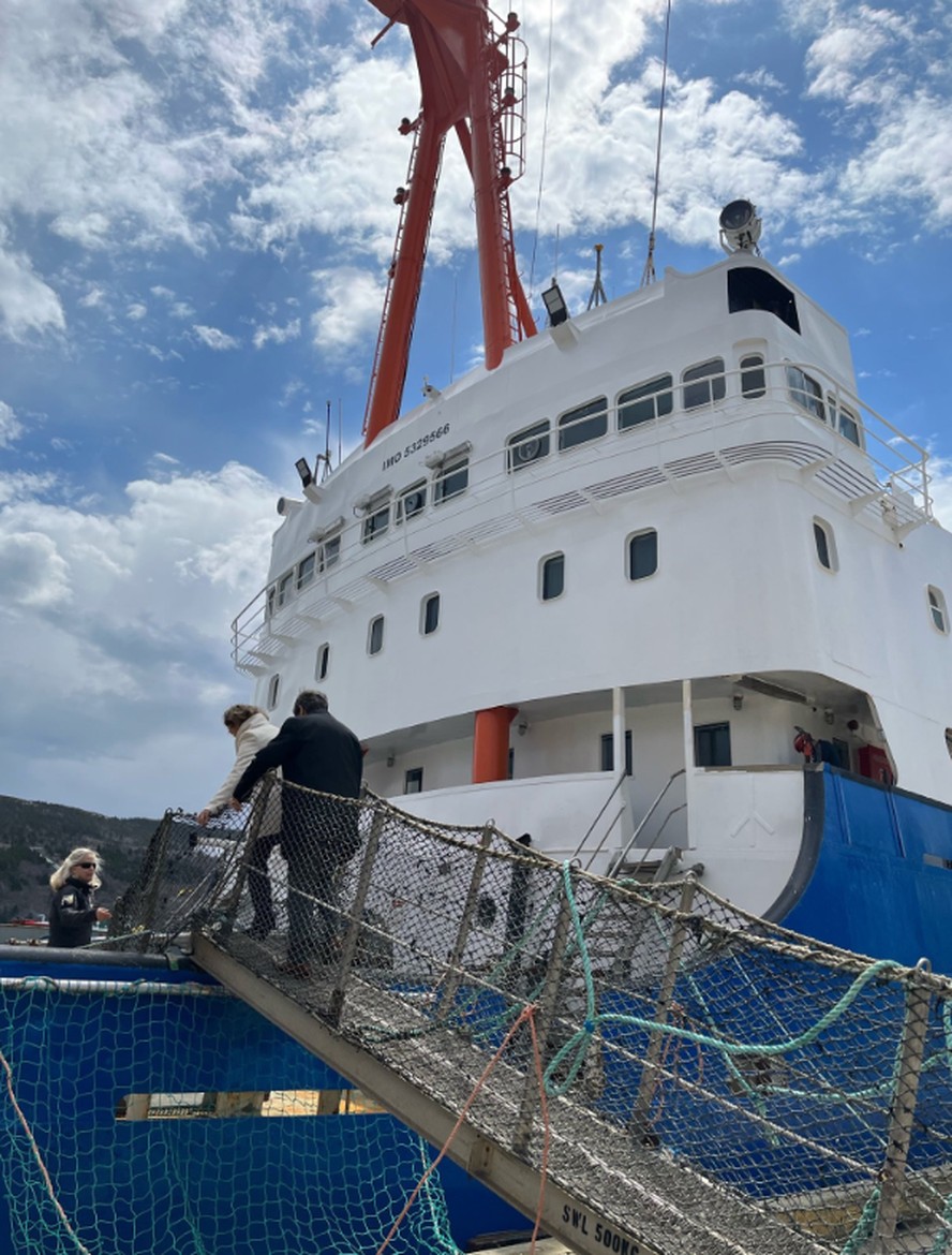 Submarino do Titanic: navio que levou tripulantes ao local da expedição ...