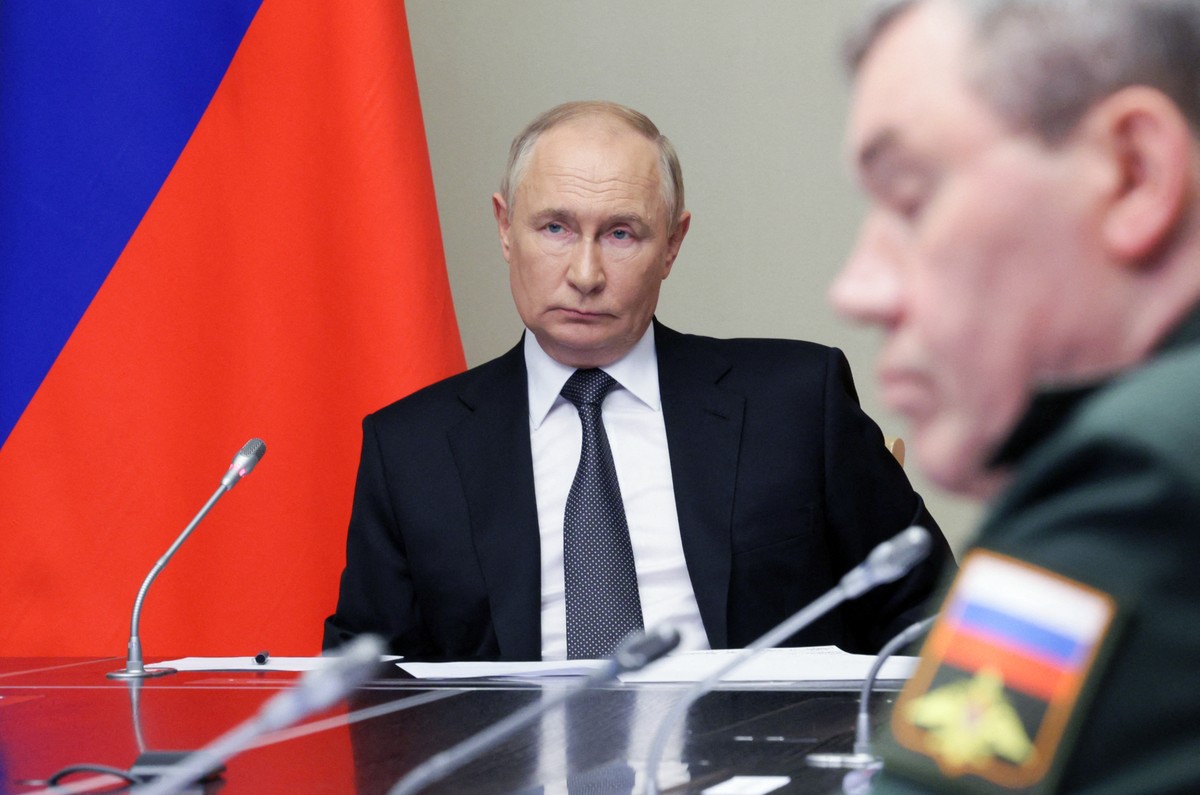 Rússia expande ordem de retirada para segunda área de fronteira, e ...