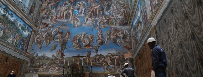 Vaticano prepara Capela Sistina para conclave que elegerá novo Papa; veja fotos