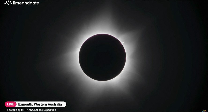 Eclipse total do Sol encanta observadores na Austrália