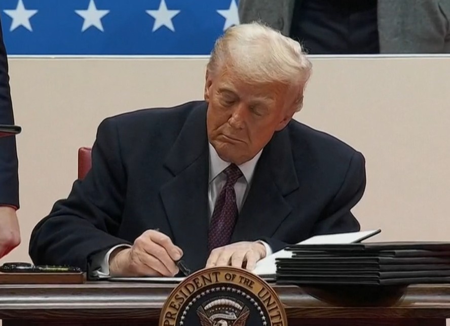 Após posse, Trump anuncia que vai perdoar os envolvidos no ataque ao ...