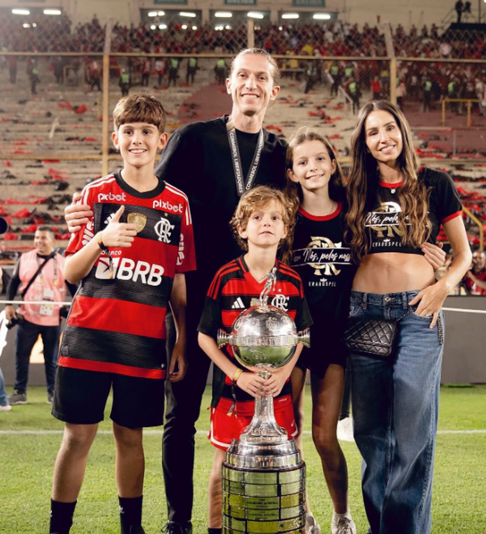 Saiba quem é Patrícia Kasmirski, mulher de Filipe Luís e parceira dos ...