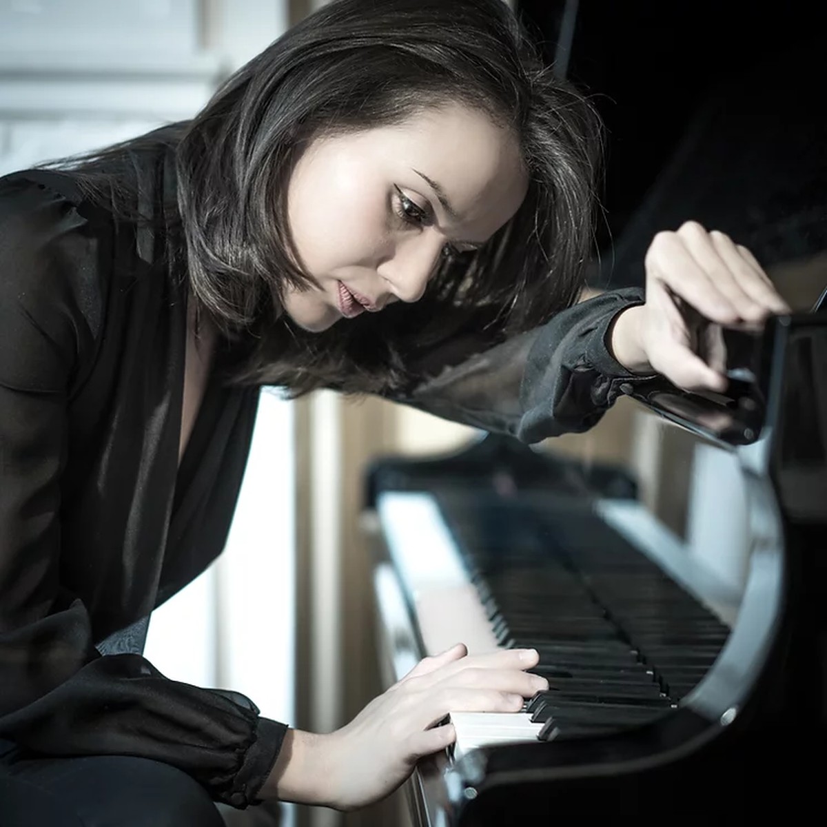 Ao piano, Ksenia Kogan reconta a paisagem da Noruega ao lado da OSB