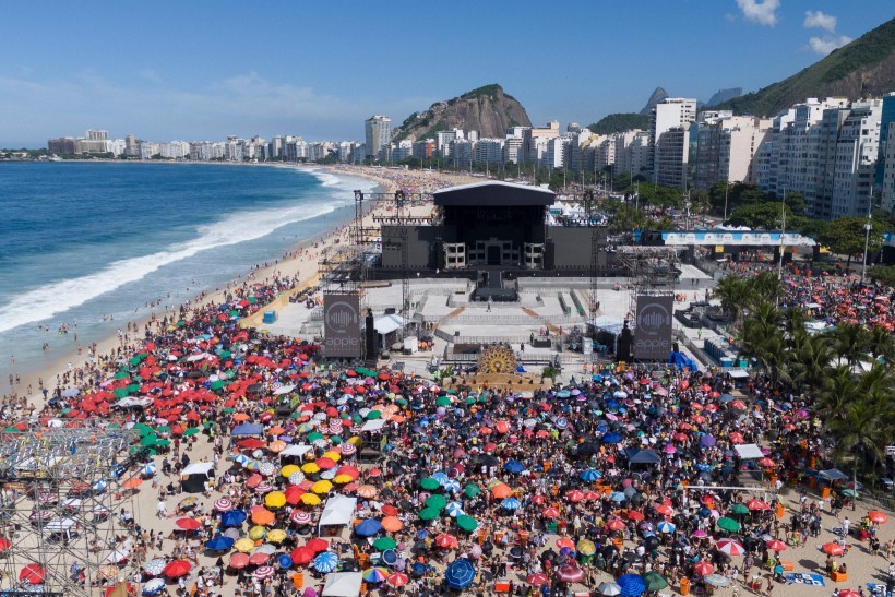 Copacabana já vive clima de superlotação para show de Lady Gaga com ...
