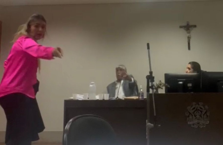 Promotor é denunciado ao CNMP após chamar advogada de 'galinha' e ...