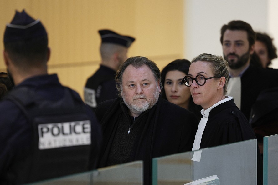 Em caso emblemático do #MeToo francês, diretor é condenado à prisão por abusar de atriz adolescente