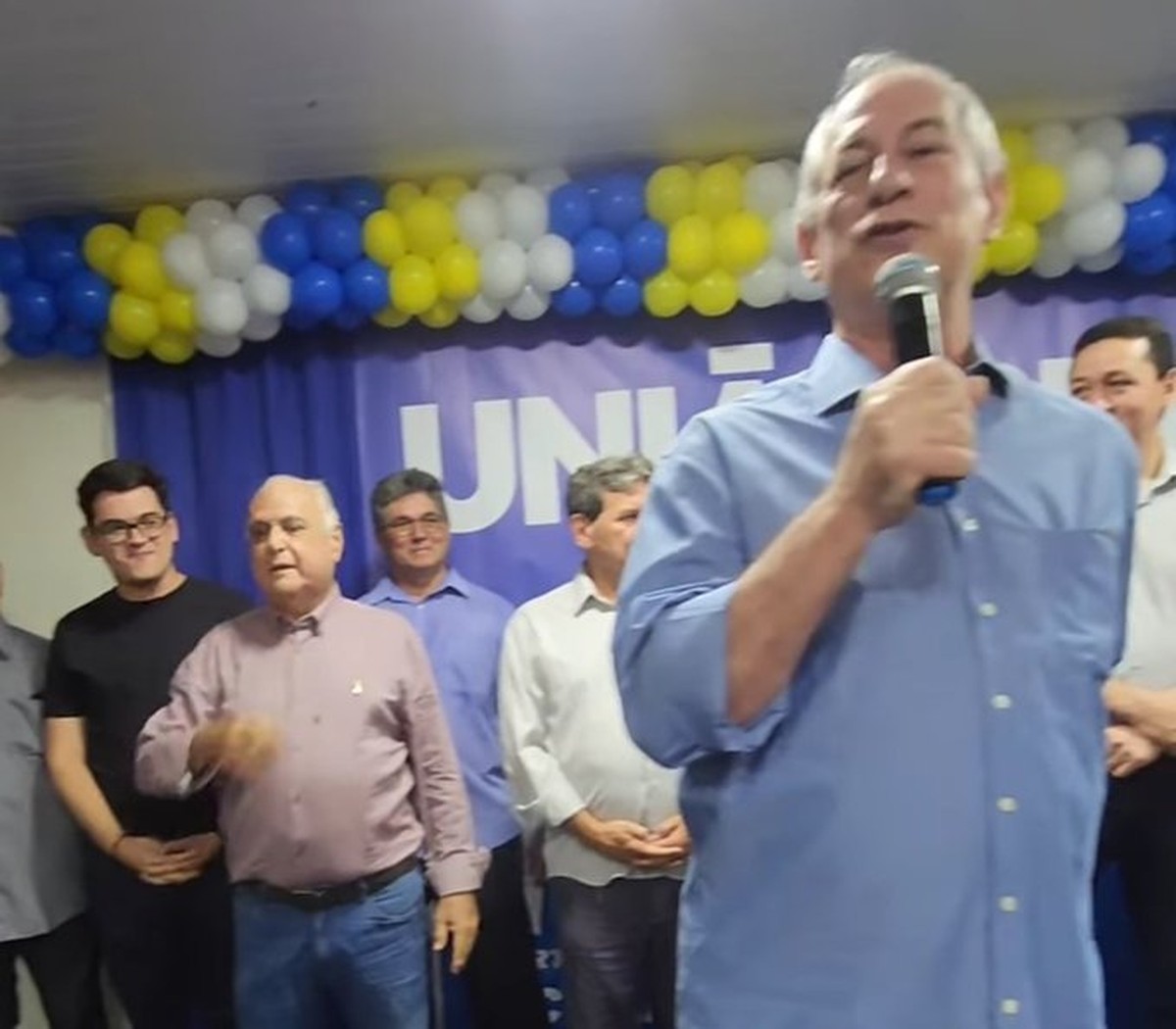 Ciro se reúne com bolsonaristas e diz que o Ceará enfrenta 'ditadura ...