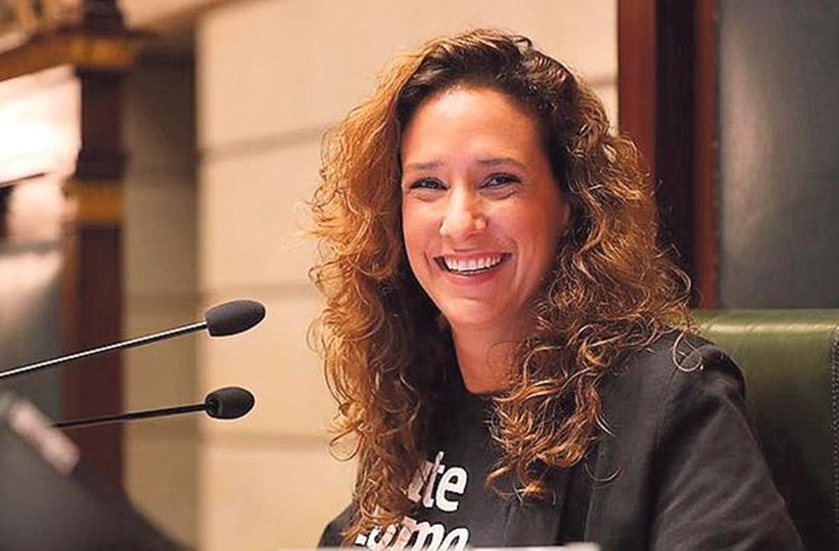 Cabelo e DJs participam de pré-estreia de série na Glória