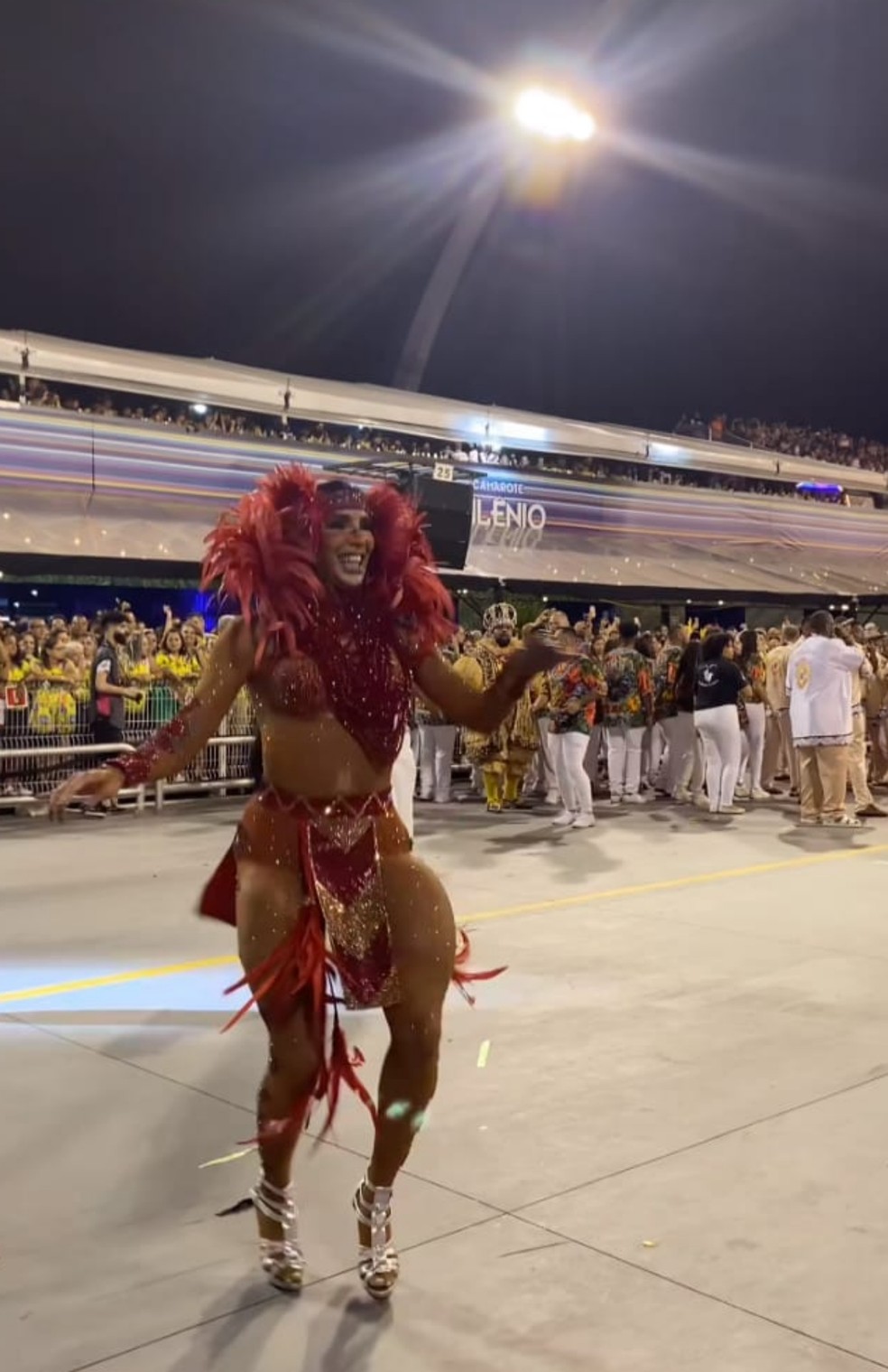 Pernas de Pepita viralizam e fãs rebatem críticas sobre aparência da cantora: 'Parem de falar ...