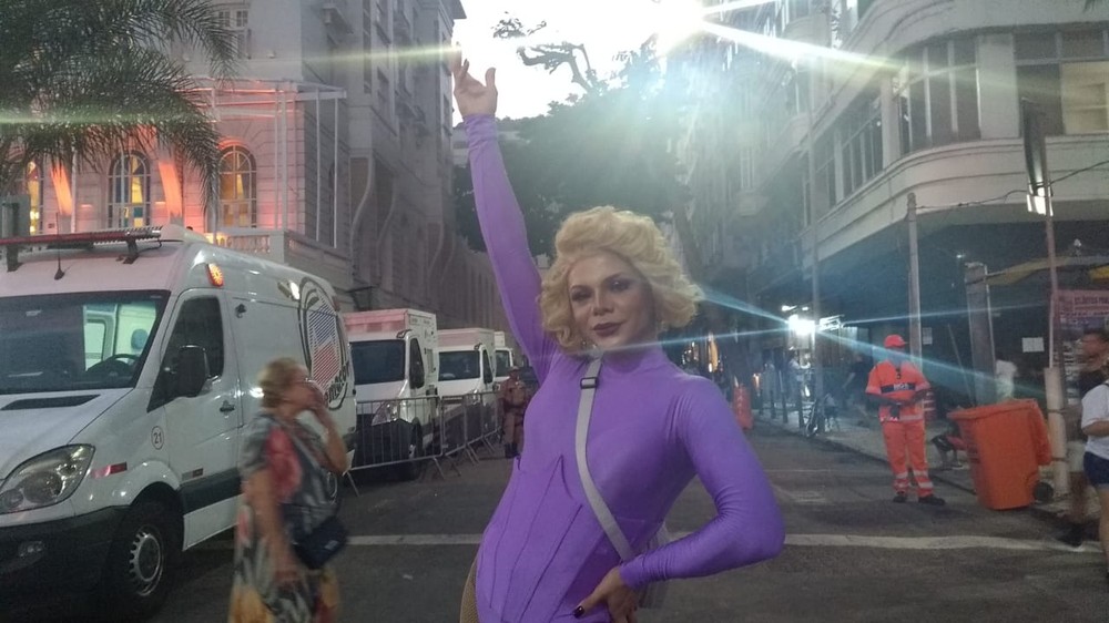 Cosplay, Drag Queen e looks inspirados nas fases da carreira: público ...