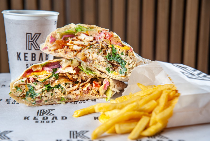 Bateu a fome durante o bloco? Veja opções de sanduíches