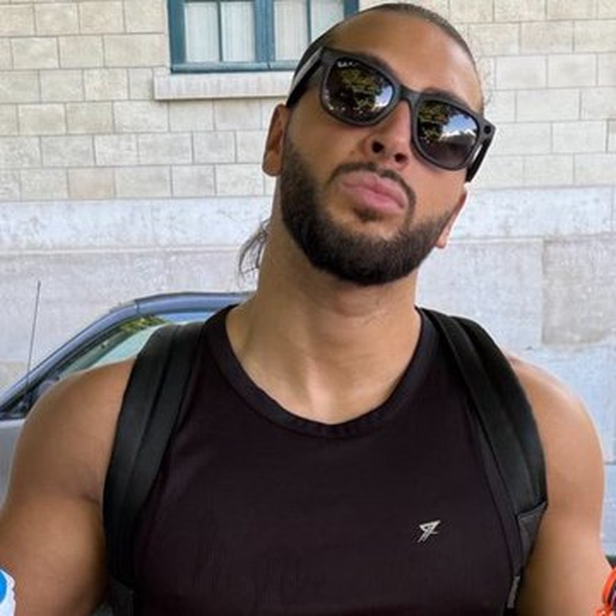 Influencer francês é condenado a um ano de prisão por pegadinhas com seringas em Paris