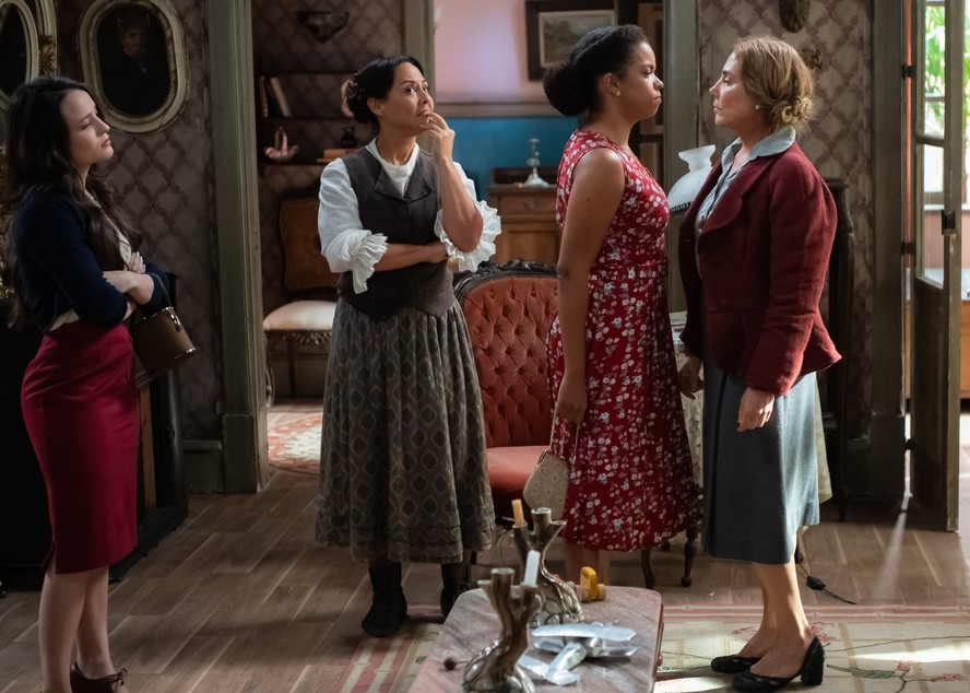 ‘Êta mundo melhor!’: Zulma é colocada contra a parede após tentar golpe da barriga em Candinho