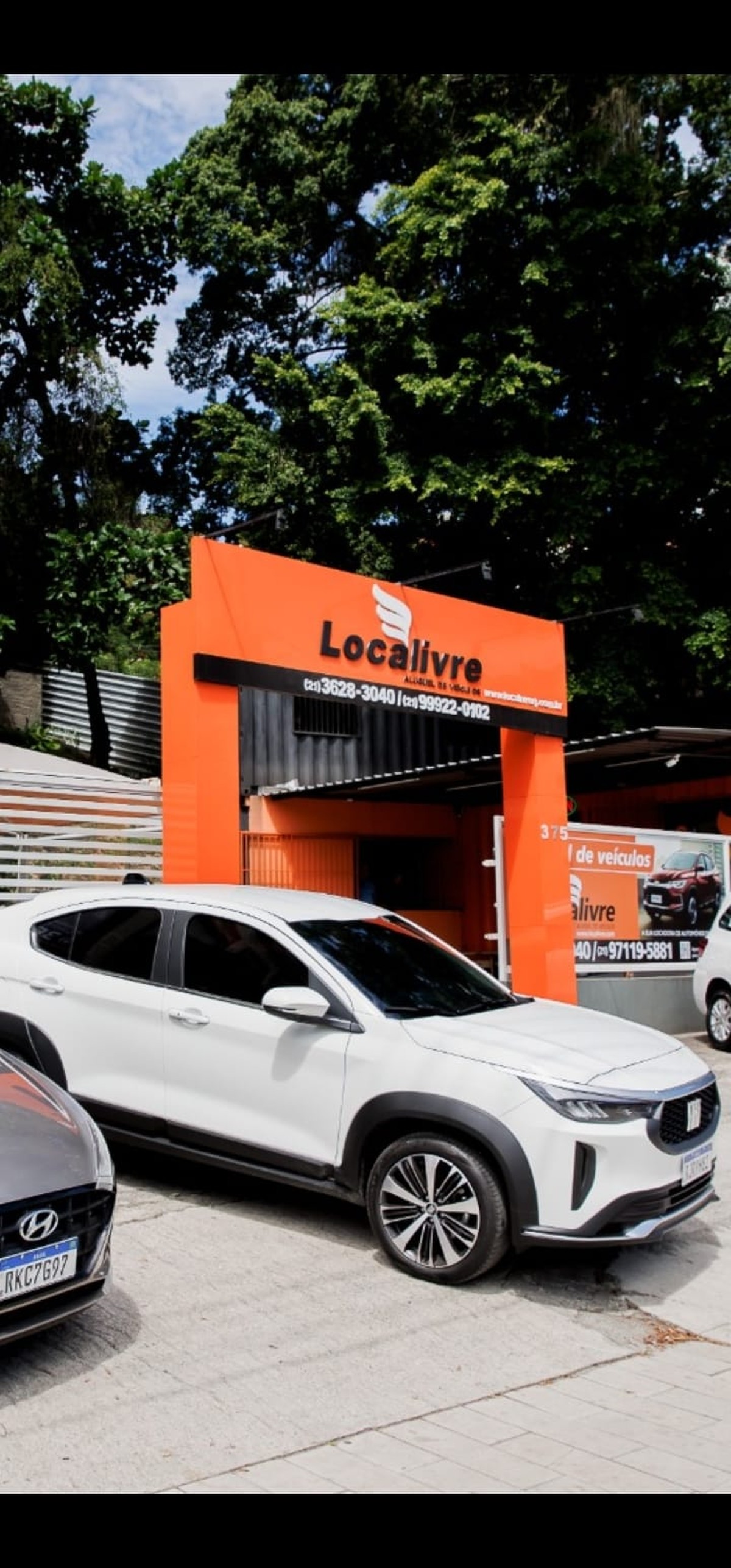 Locadora com DNA de Niterói compra o primeiro carro elétrico para ...