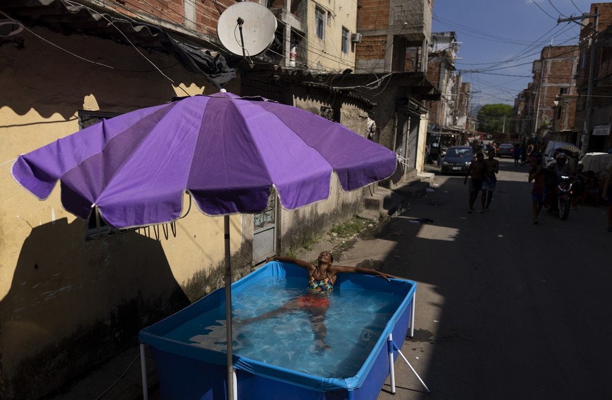 Moradores do Complexo da Maré enfrentam desafios para lidar com as ...