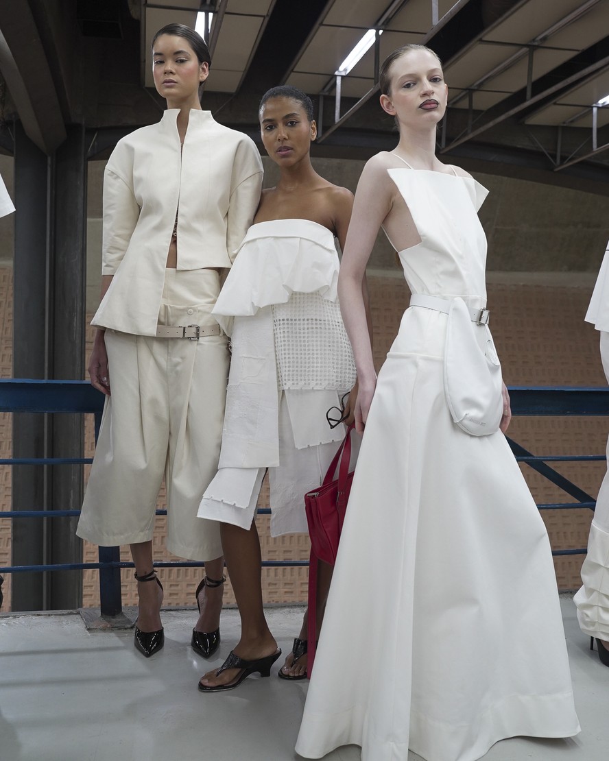 Destaque na temporada fashion, Angela Brito atualiza a alfaiataria ...
