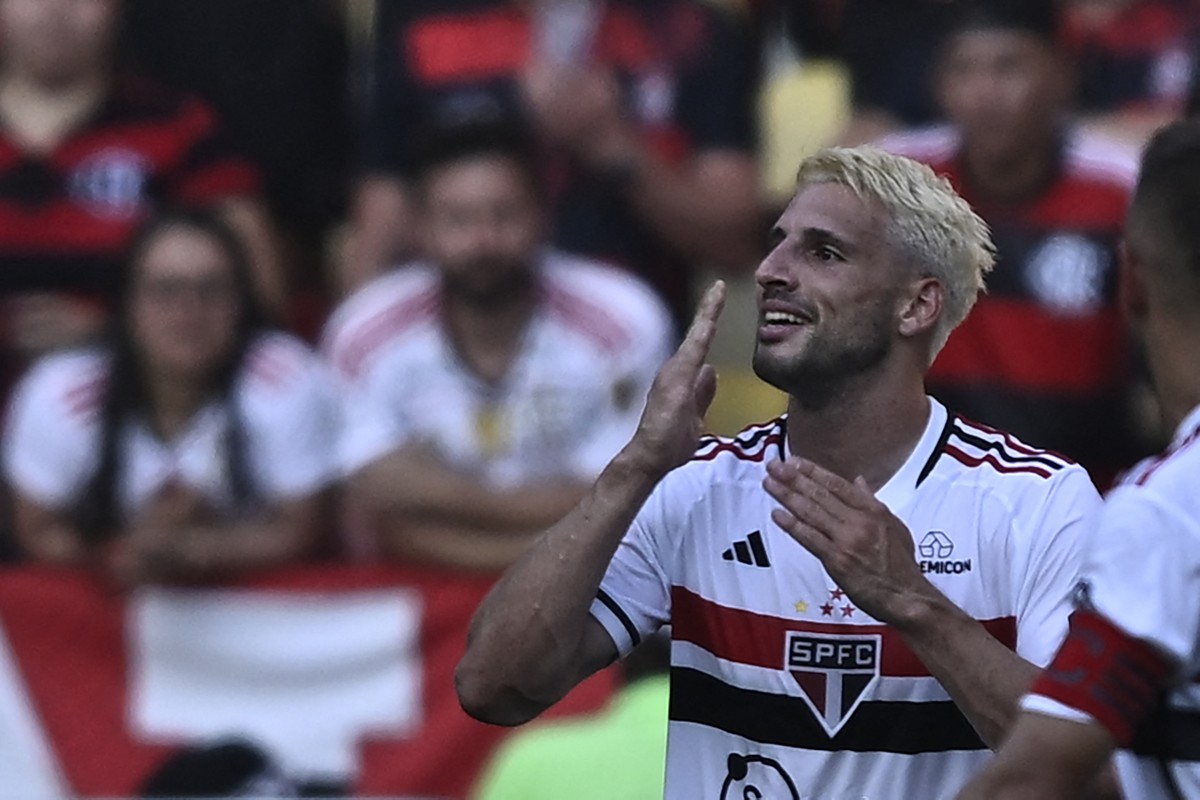 São Paulo vence o Flamengo com gol de Calleri e abre vantagem na Copa ...
